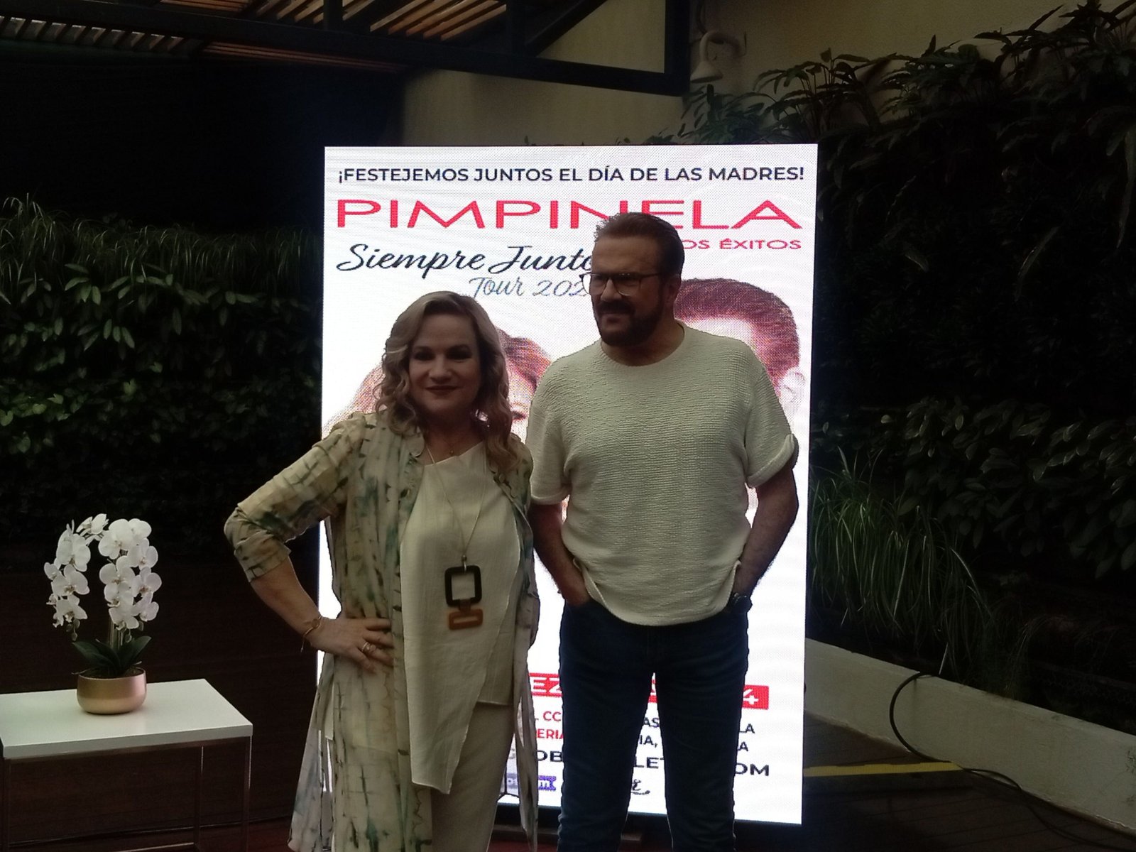 Pimpinela: Dos Hermanos que están “siempre juntos” - Centauri Magazine