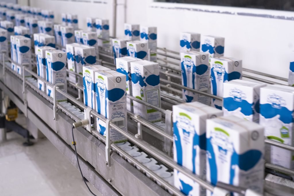 Leche UHT: frescura y calidad en cada envase - Centauri Magazine