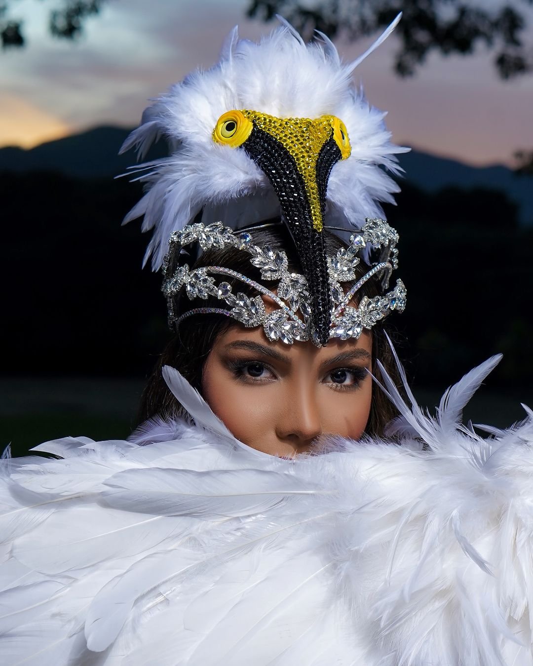 Sakra Guerrero viste de Garza Blanca en el Miss Internacional 2024 ...
