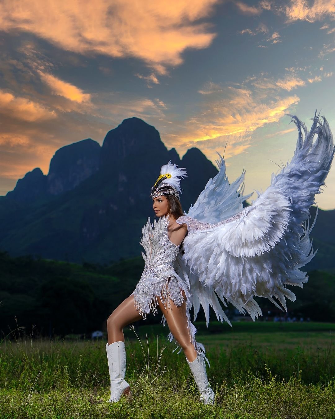 Sakra Guerrero viste de Garza Blanca en el Miss Internacional 2024 ...