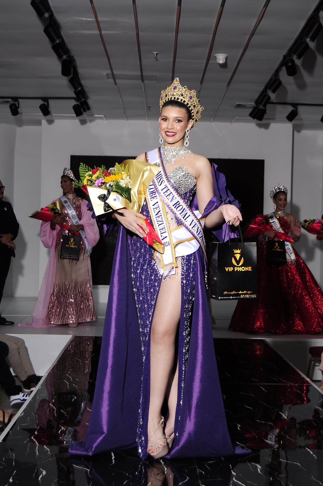 MISS TEEN ROYAL VENEZUELA 2024 CORONÓ A SUS NUEVAS REINAS - Centauri ...