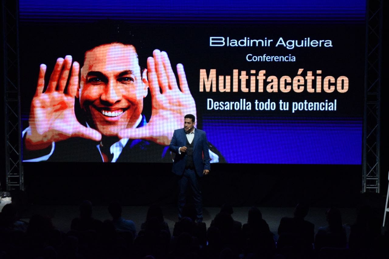 Bladimir Aguilera presentó su conferencia Multifacético - Centauri Magazine